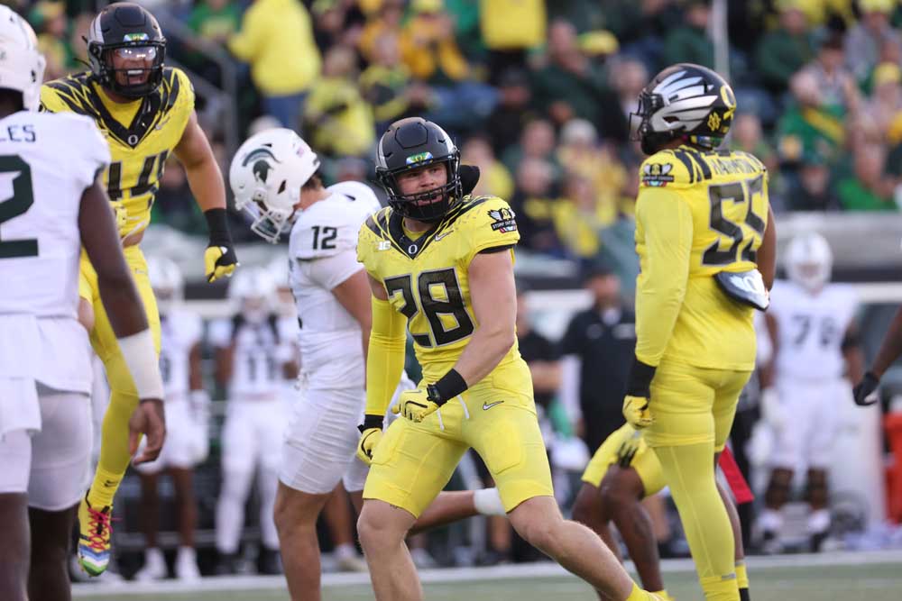 No. 4 Oregon linebackers lead ‘advantageous’ Ducks defense in week ...